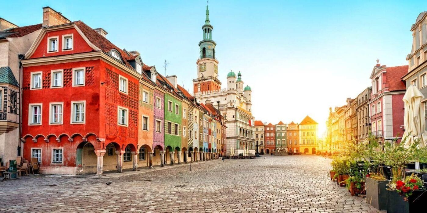 POLAND TRAVEL GUIDE - Four Around The World