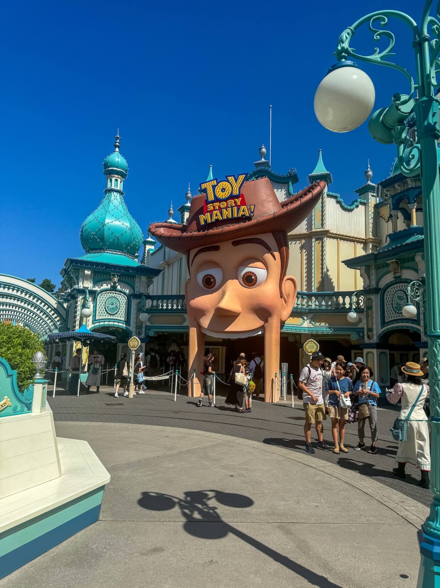 Tokyo Disneyland Vs Tokyo DisneySea - Which Should You Visit?